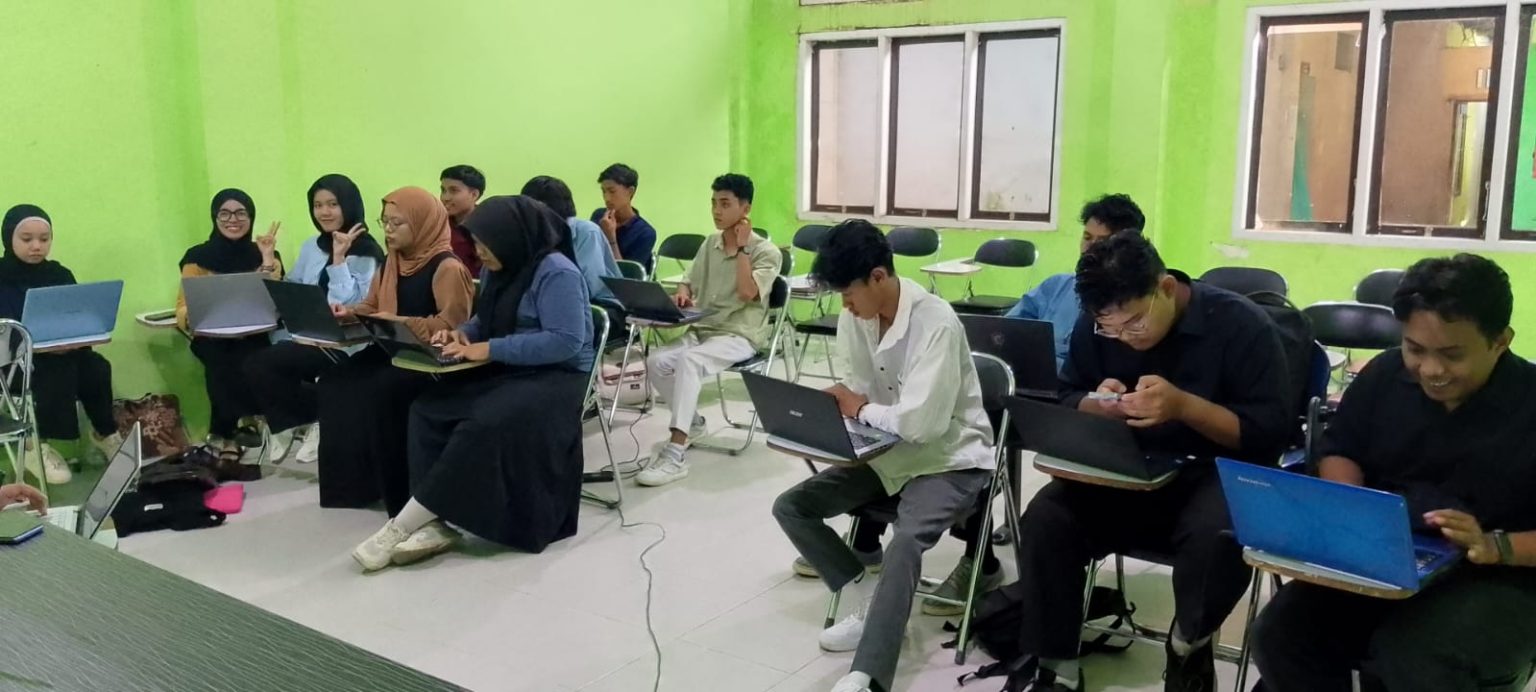 Belajar Coding Bareng Komdigitek, Mahasiswa TI UMMUBA Semakin Melek Teknologi - Beritabungo.com